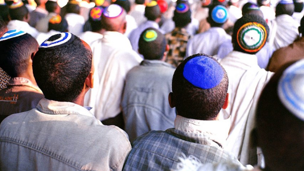 Marseille : Ces Juifs qui Enlèvent leur Kippa en attendant des Jours ...